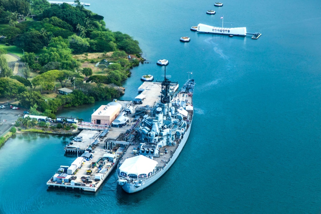Oahu, Pearl Harbor, and Honolulu Helicopter Tour | Virgin Gifts